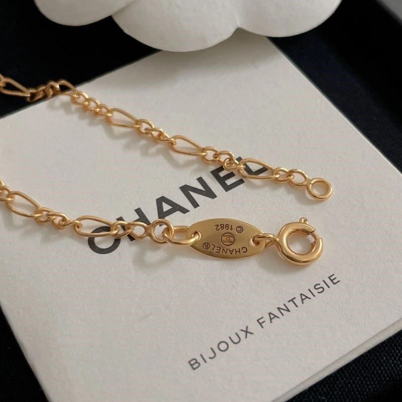 Accurate model Chanel Necklaces