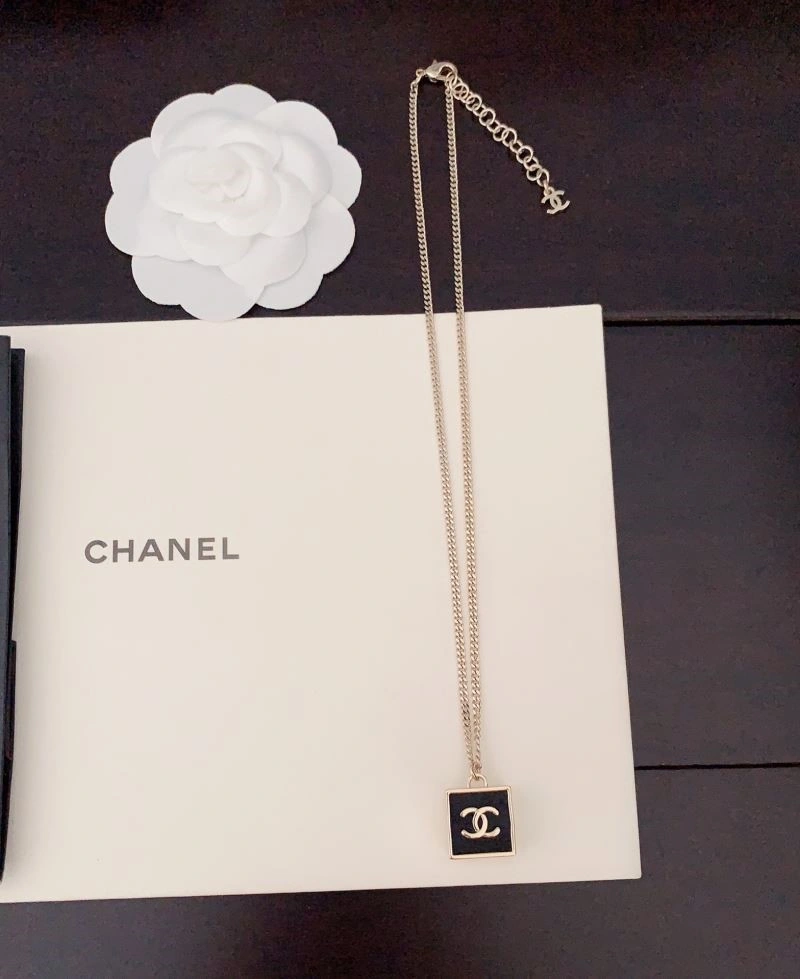 Original Chanel Necklaces