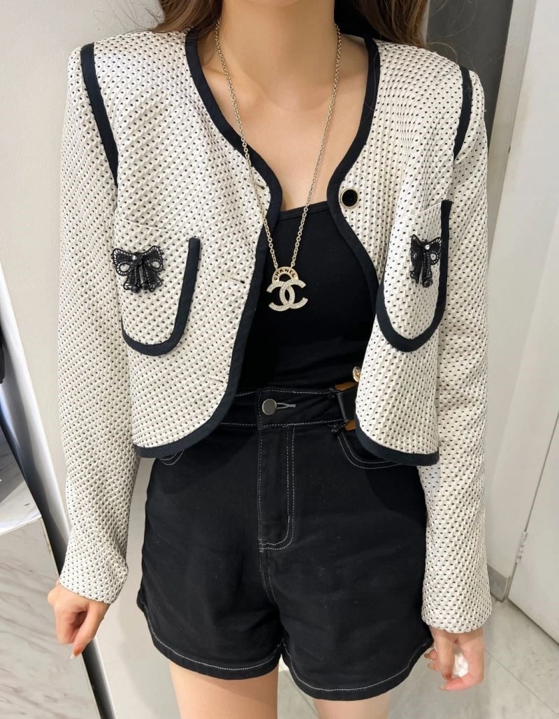 Accurate model Chanel Necklaces