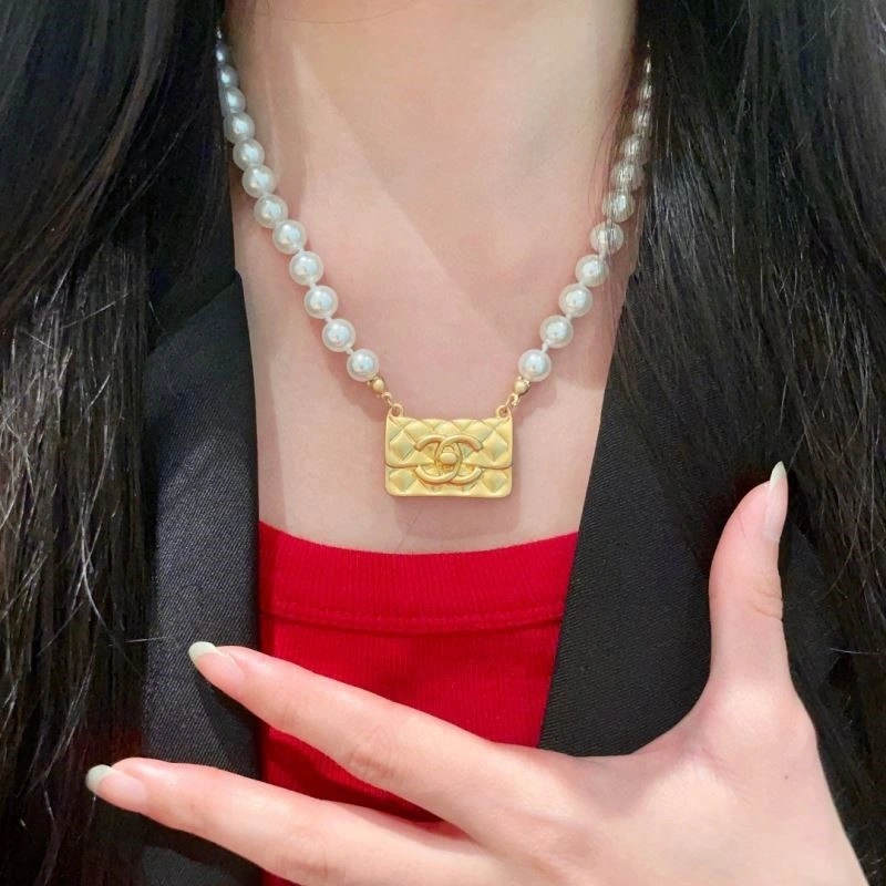 Cut-rate Chanel Necklaces