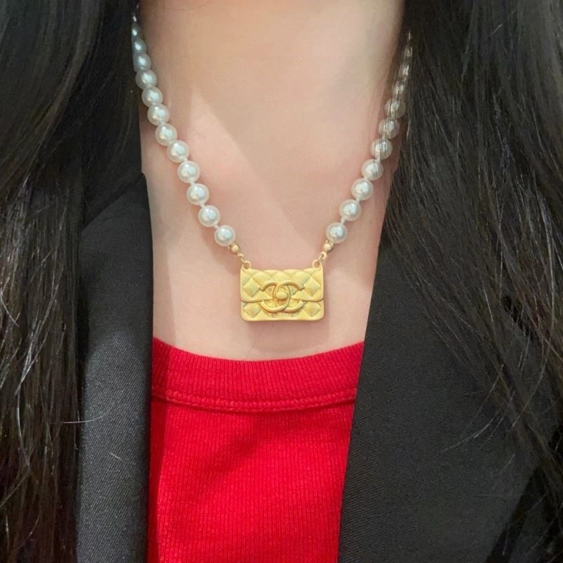 Cut-rate Chanel Necklaces