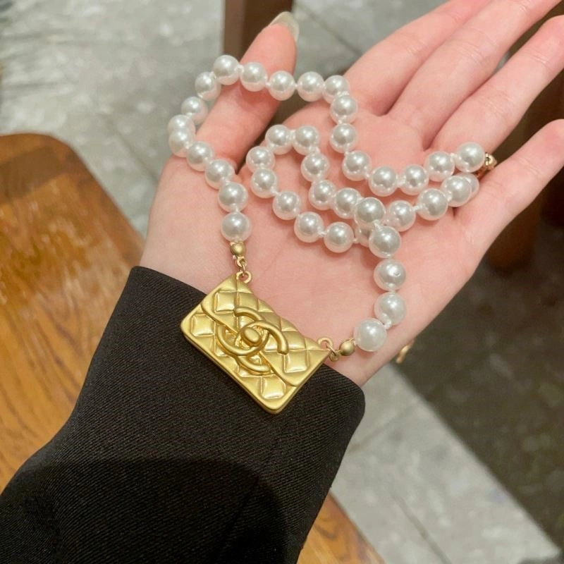 Cut-rate Chanel Necklaces