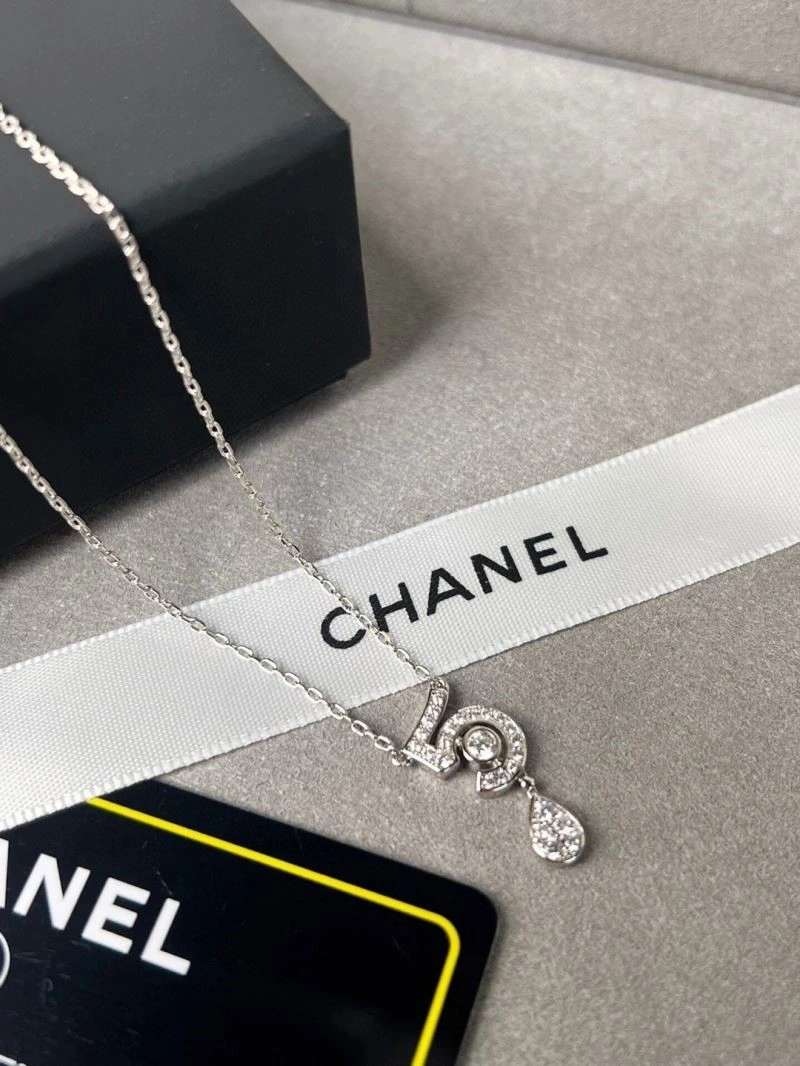 Top match Chanel Necklaces