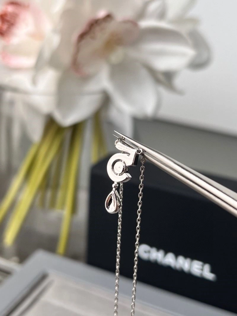 Top match Chanel Necklaces