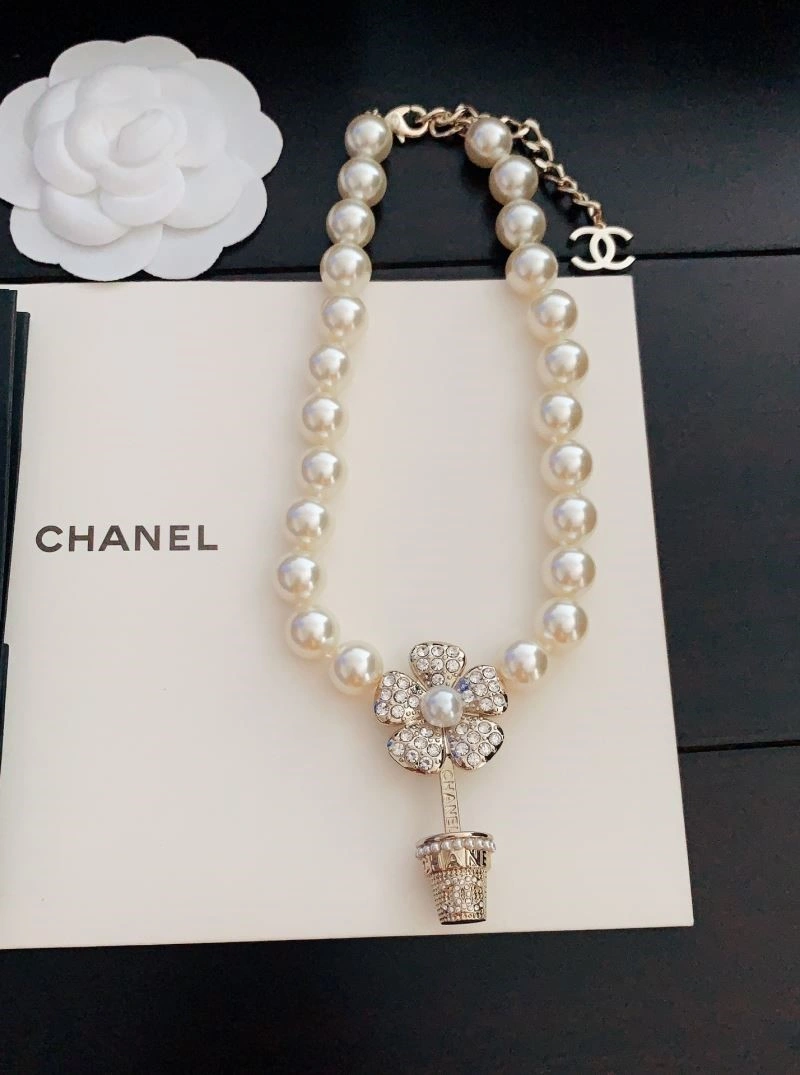 Bargain Chanel Necklaces