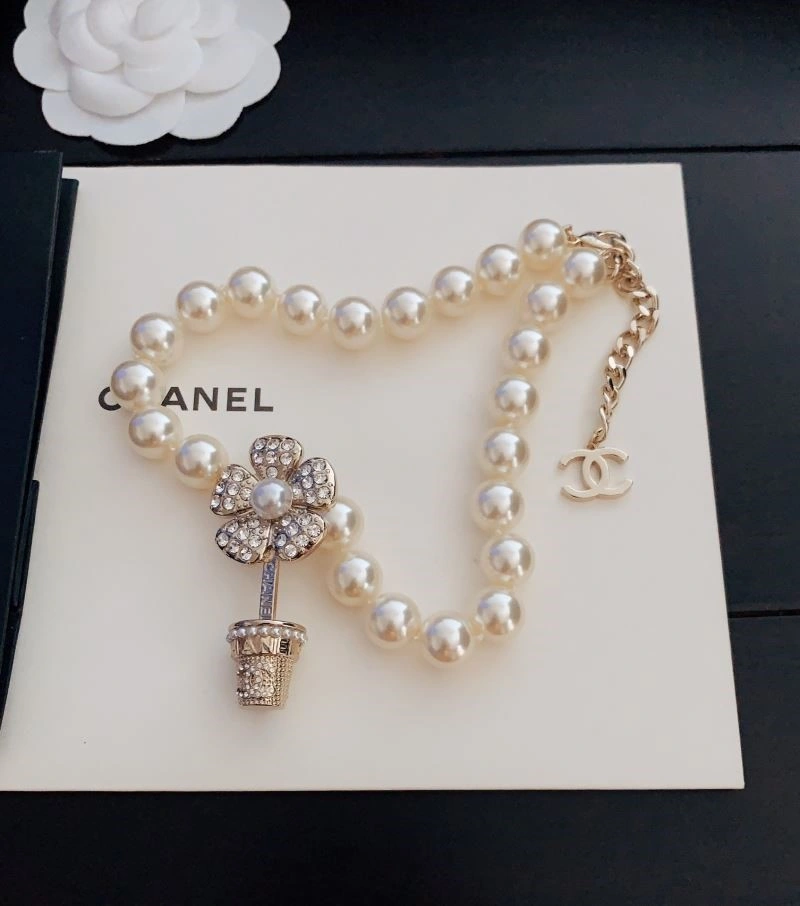 Bargain Chanel Necklaces