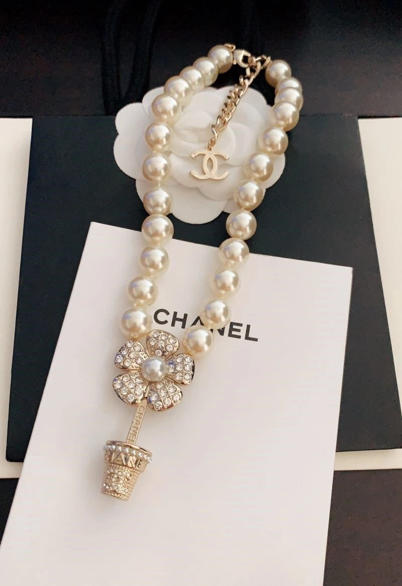 Bargain Chanel Necklaces
