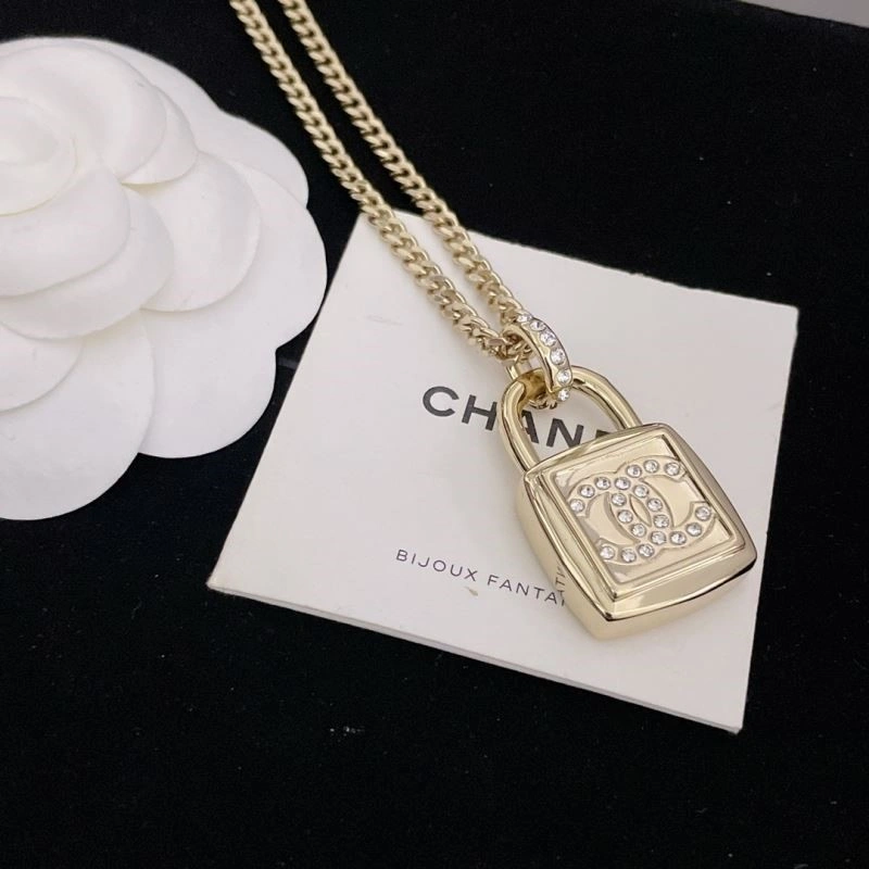 Low-cost Chanel Necklaces