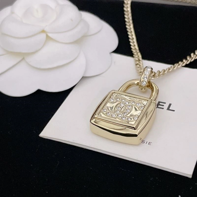 Low-cost Chanel Necklaces
