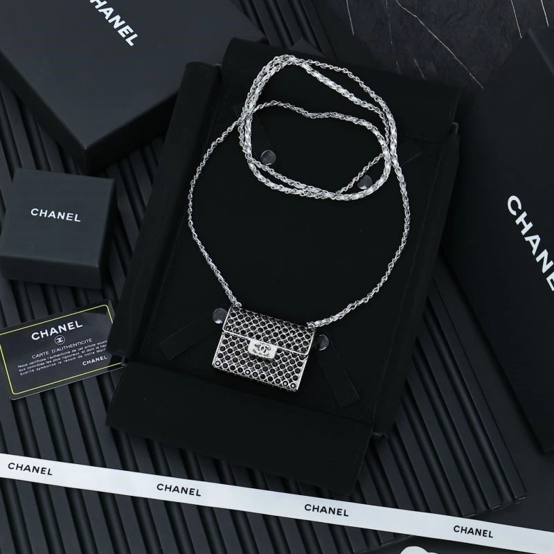 Low-cost Chanel Necklaces
