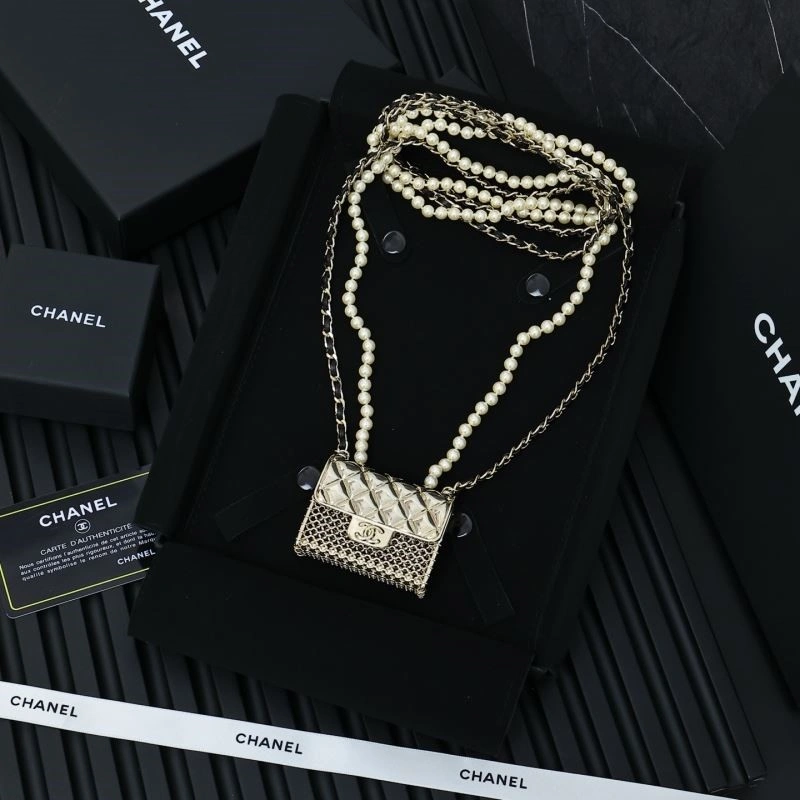 Top match Chanel Necklaces