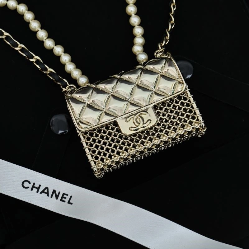 Top match Chanel Necklaces