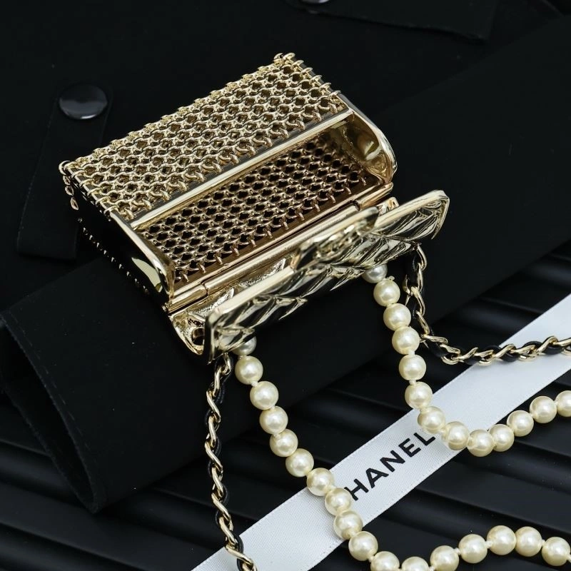 Top match Chanel Necklaces