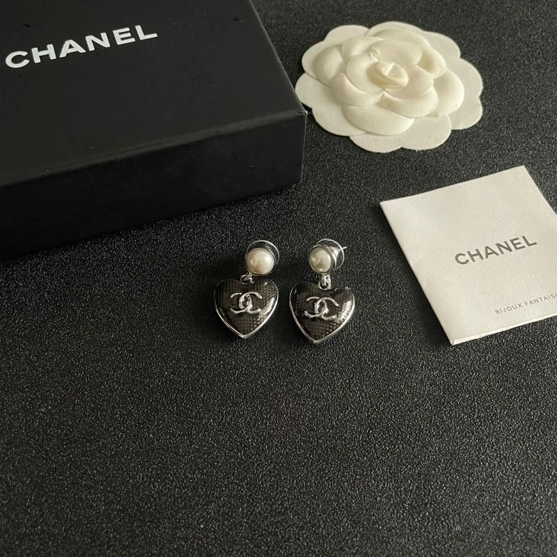 Bargain Chanel Necklaces