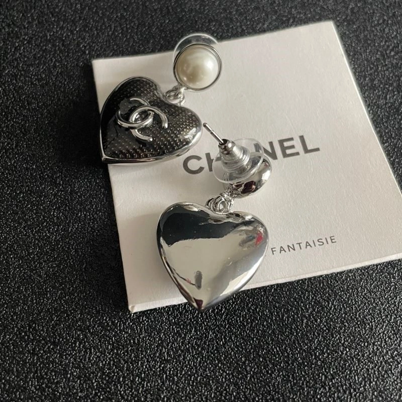 Bargain Chanel Necklaces