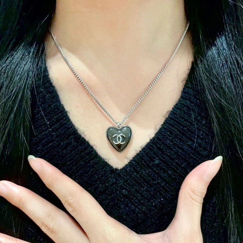 Cut-rate Chanel Necklaces
