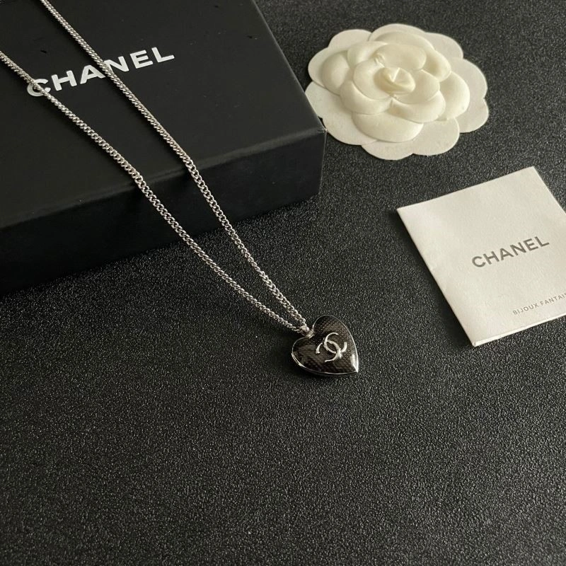 Cut-rate Chanel Necklaces