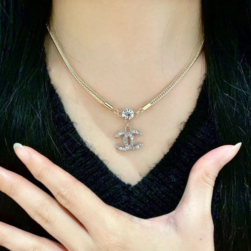 Top match Chanel Necklaces