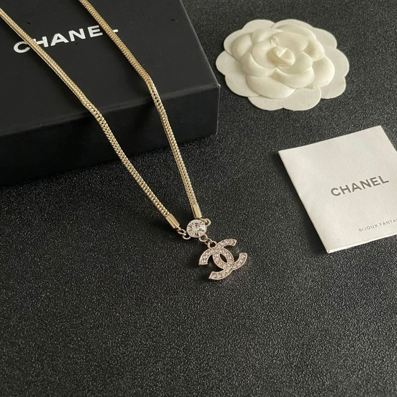Top match Chanel Necklaces