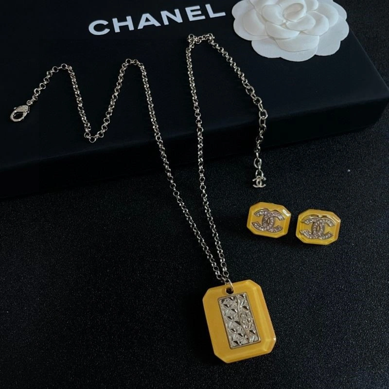 Official Chanel Necklaces