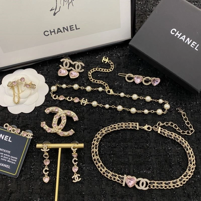 Bargain Chanel Necklaces
