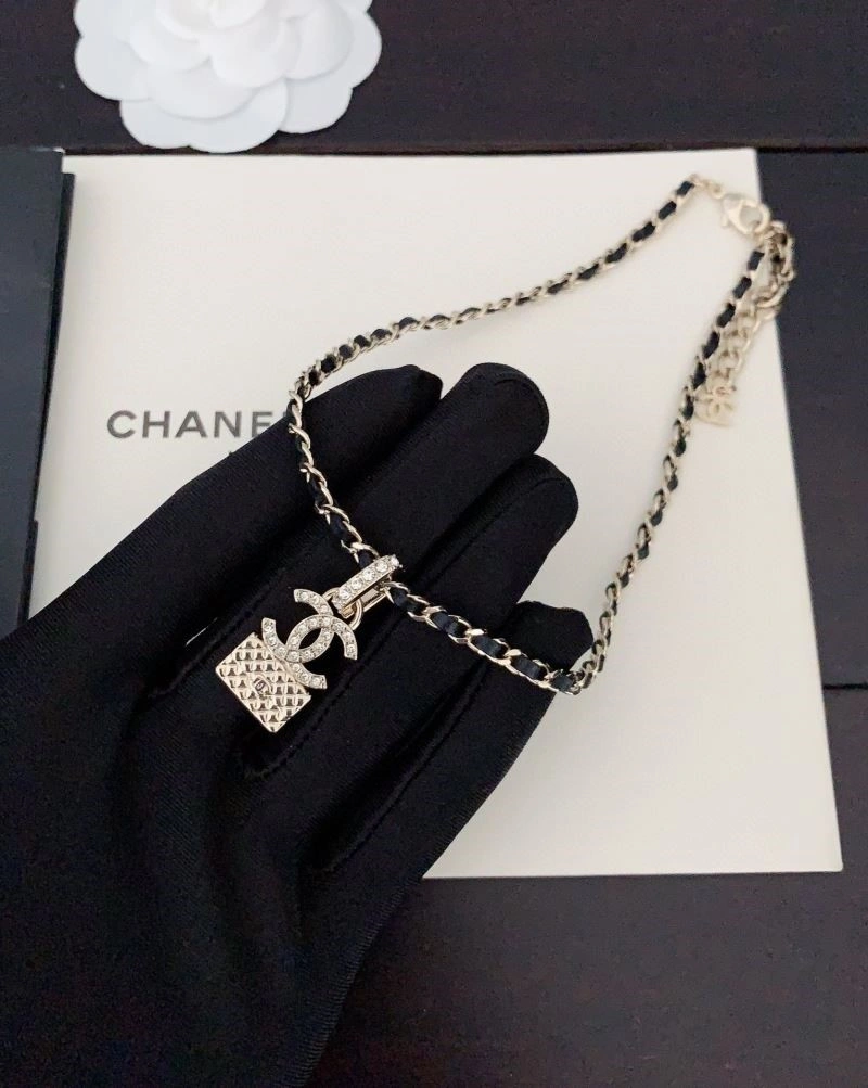 Bargain Chanel Necklaces