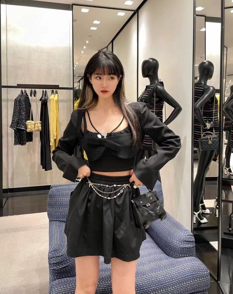 Value-priced Chanel Necklaces