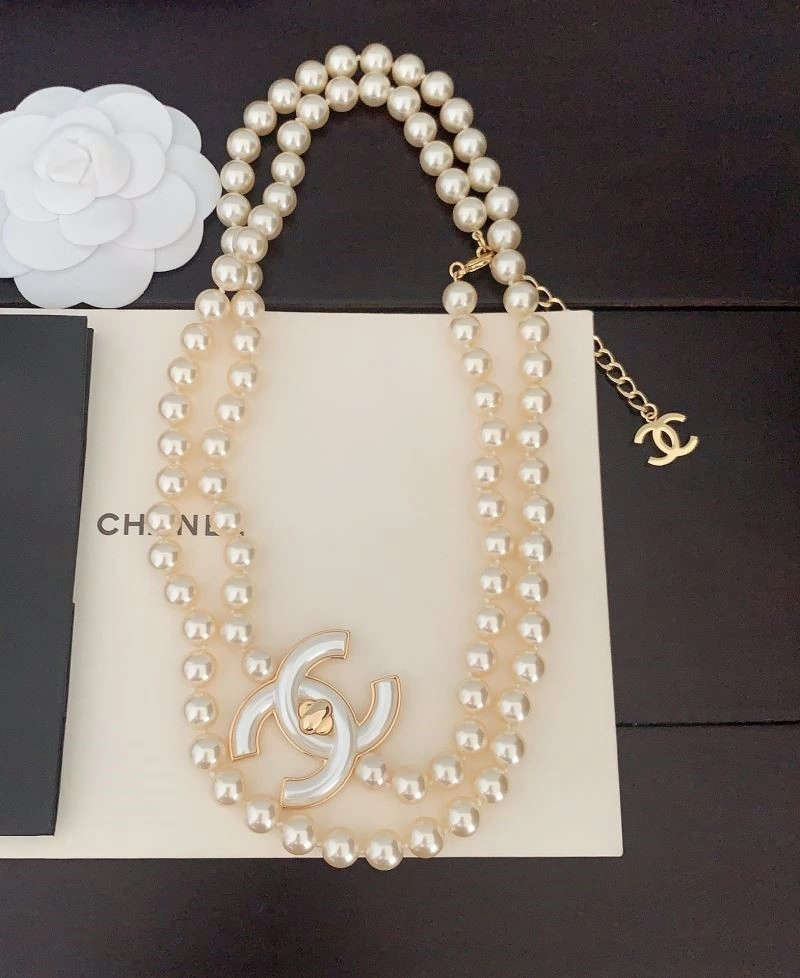 Top mirror Chanel Necklaces