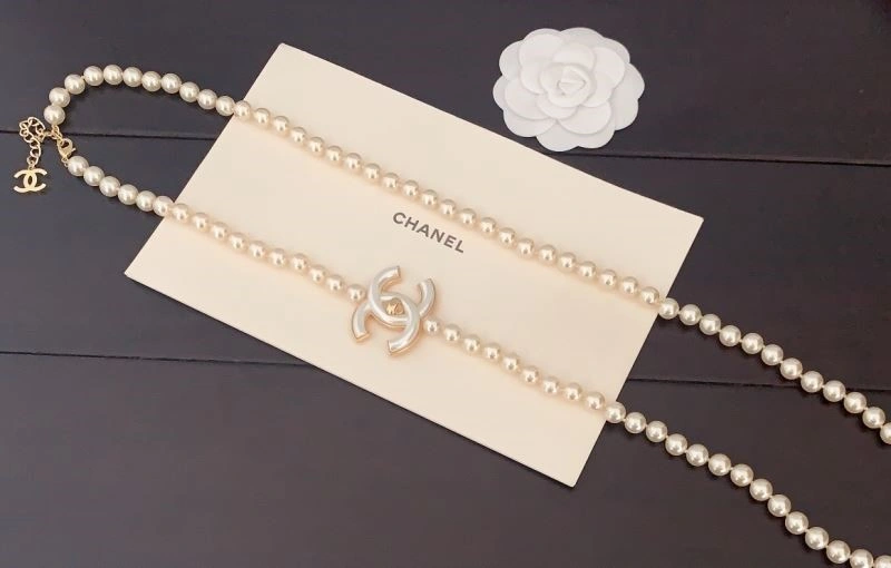 Top mirror Chanel Necklaces