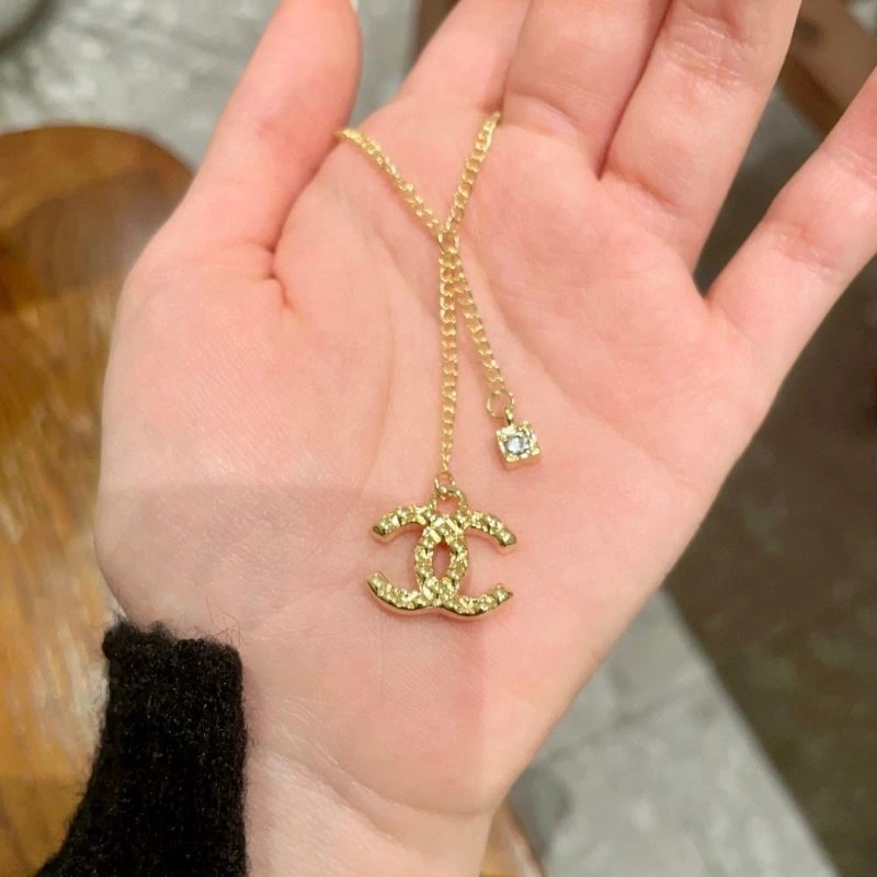 Accurate model Chanel Necklaces