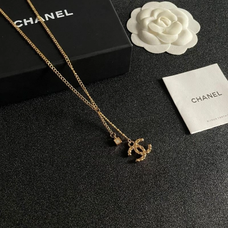 Accurate model Chanel Necklaces