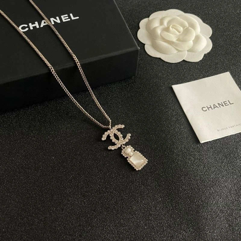 Accurate model Chanel Necklaces