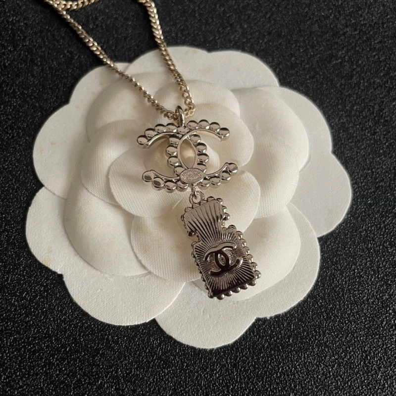 Accurate model Chanel Necklaces