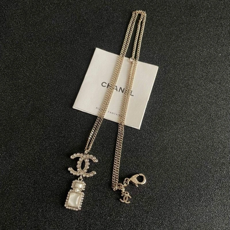 Accurate model Chanel Necklaces
