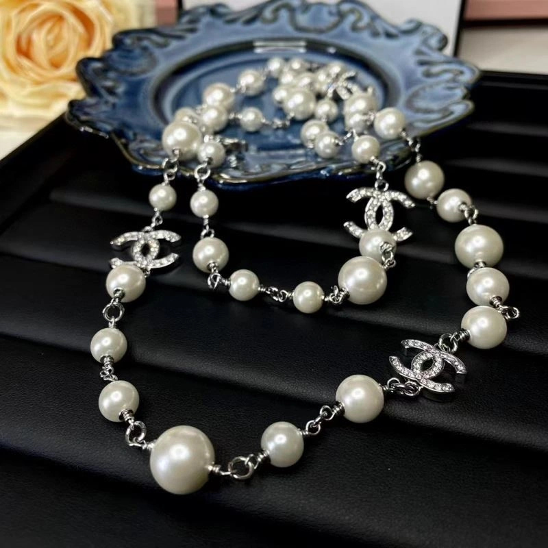 Brand-authenticated Chanel Necklaces