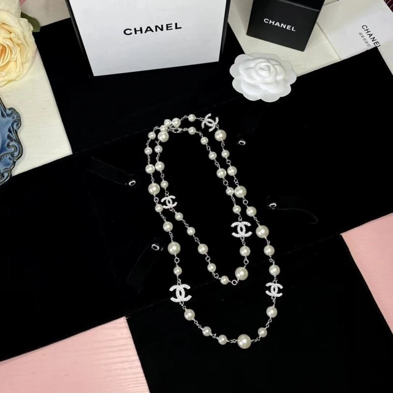 Brand-authenticated Chanel Necklaces