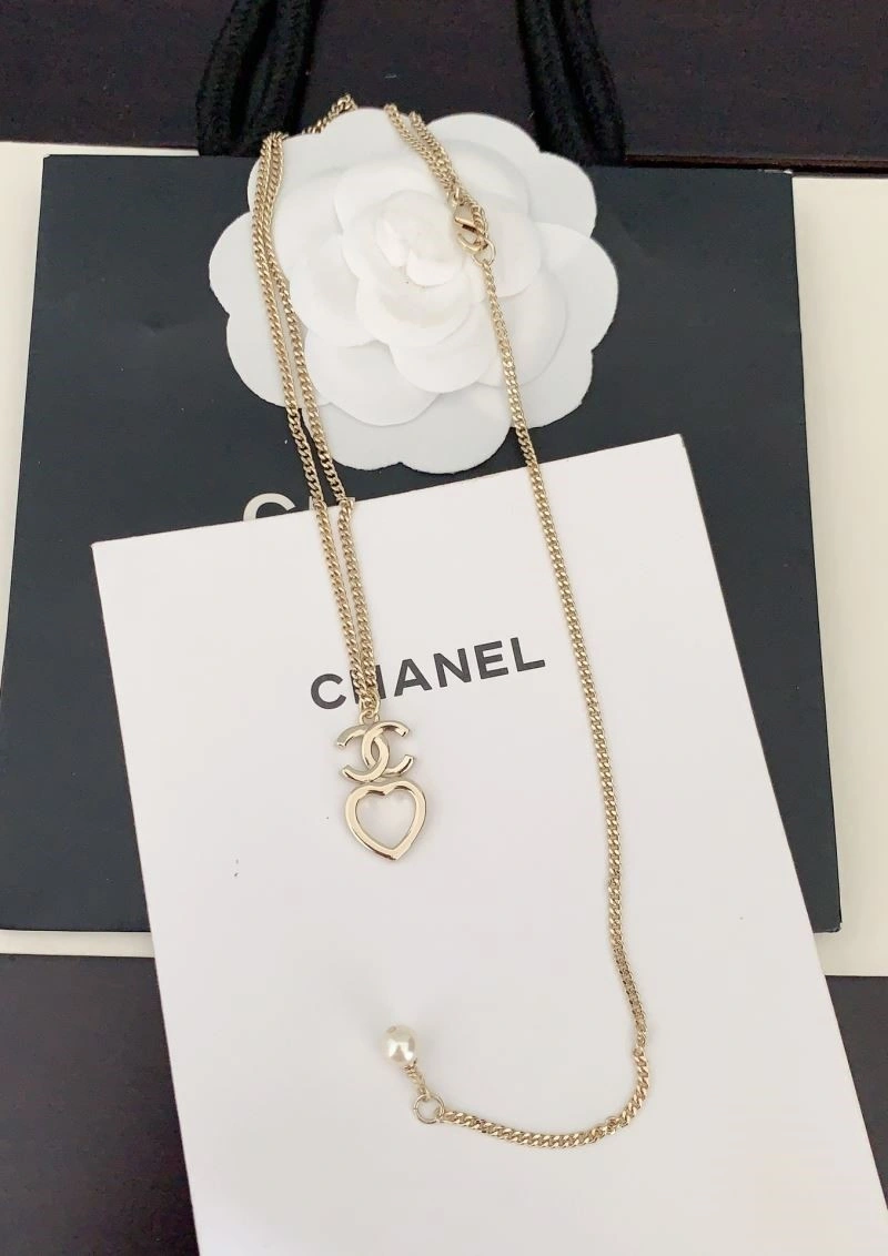 Top match Chanel Necklaces