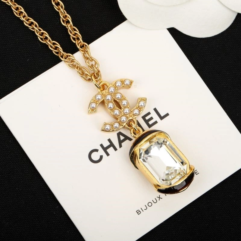 Bargain Chanel Necklaces