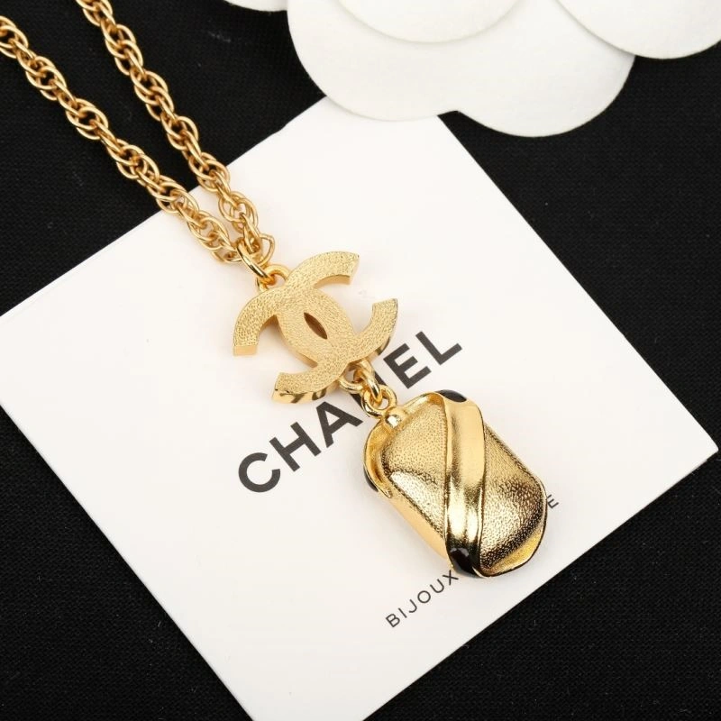 Bargain Chanel Necklaces