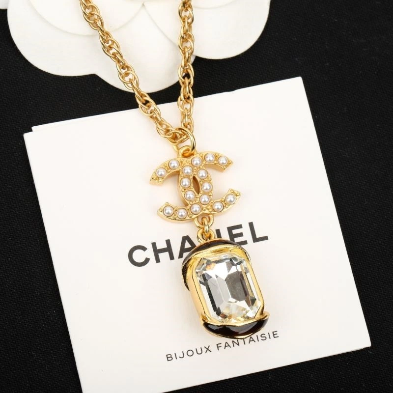 Bargain Chanel Necklaces