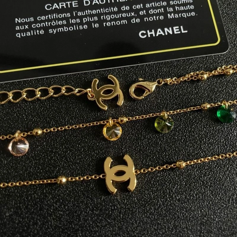 Top mirror Chanel Necklaces