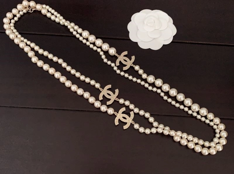 Top mirror Chanel Necklaces