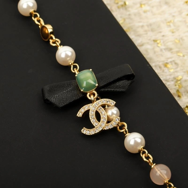 Top mirror Chanel Necklaces