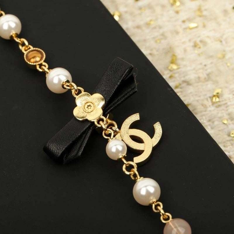 Top mirror Chanel Necklaces