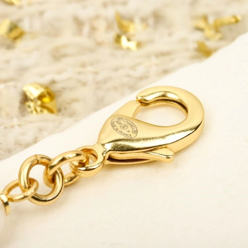 Top mirror Chanel Necklaces