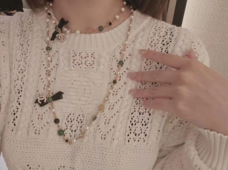 Top mirror Chanel Necklaces