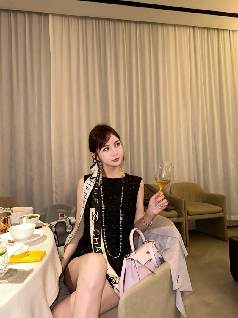 Top mirror Chanel Necklaces