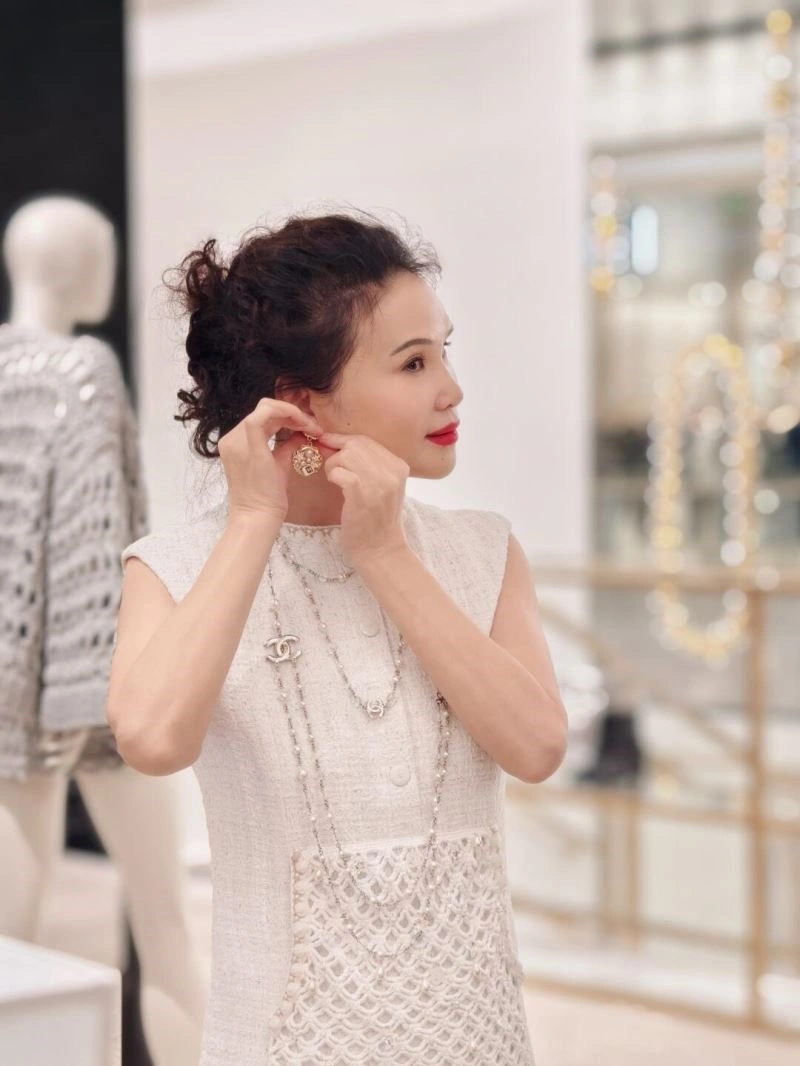 Accurate model Chanel Necklaces