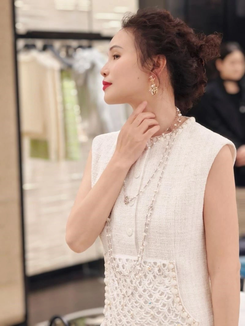 Accurate model Chanel Necklaces