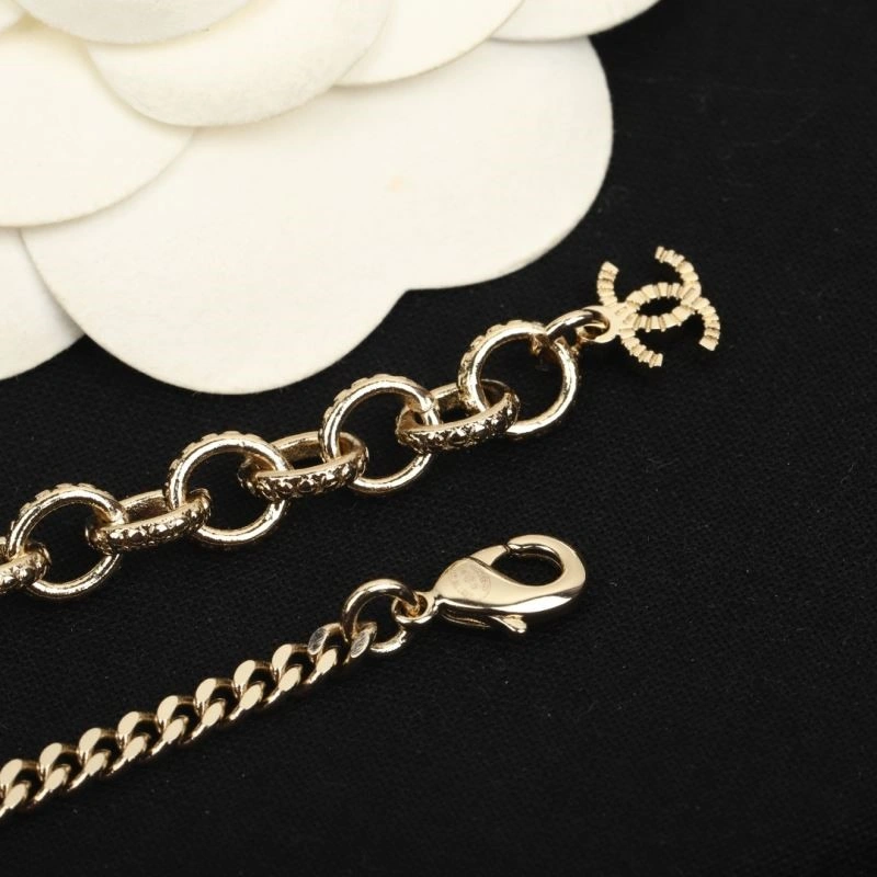 Top match Chanel Necklaces